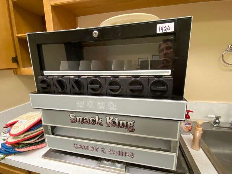 SNACK KING CANDY AND CHIP MACHINE - World Wide Auction Inc