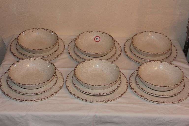 HEAVY DUTY PLASTIC MATCHING PLATE SET - World Wide Auction Inc