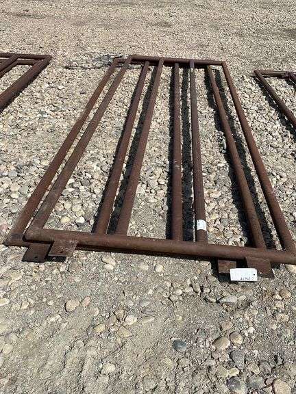2 - HD Bolt On 4'x12' Coral Panels - YAC Auctions