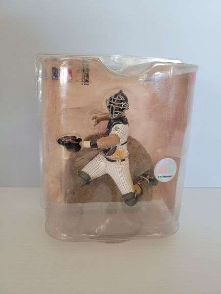 Joe Mauer Action Figure - YAC Auctions