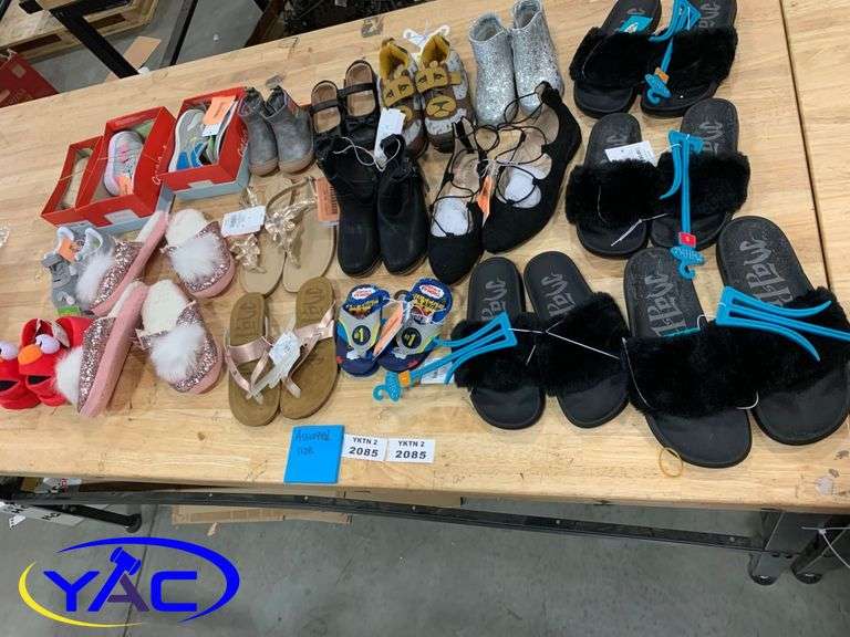 MIX KIDS SHOES LOT - YAC Auctions