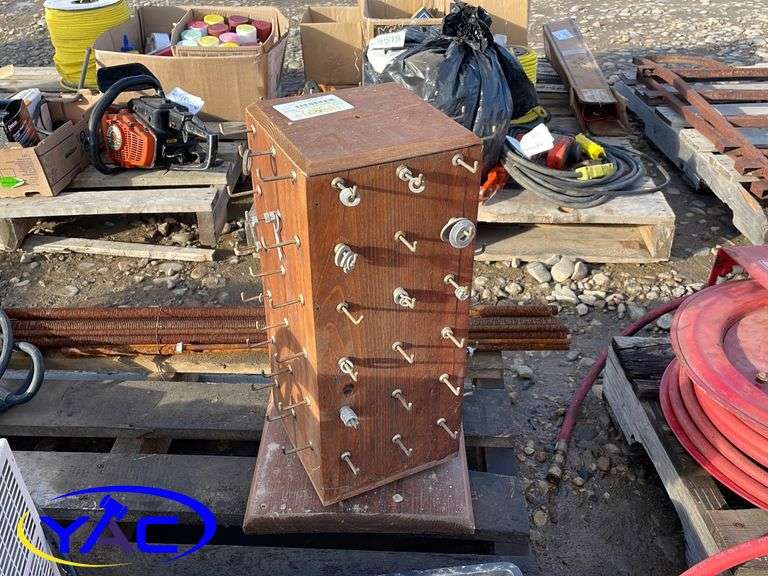 Tool Rotating Tower Stand - YAC Auctions