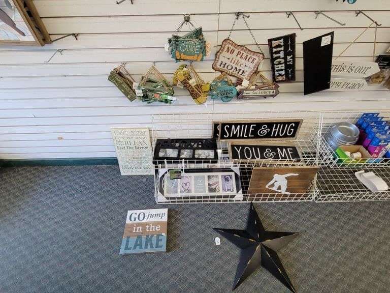 Cabin / Camping Signs - YAC Auctions