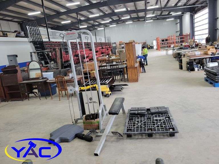 Back Row Machine w/ Weights - YAC Auctions