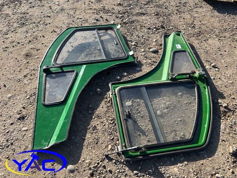 Plain John Deere Tractor Doors - YAC Auctions