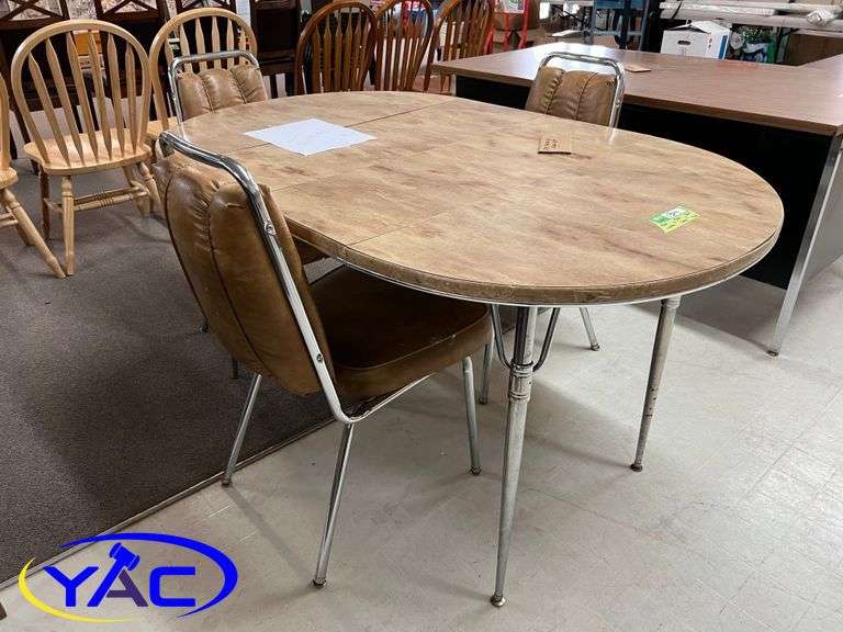 Kitchen Table & 3 Chairs - YAC Auctions
