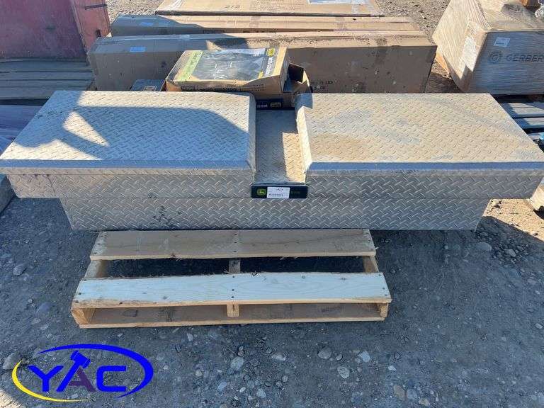 Empty Tool Cases, Truck Tool Box, Mud Flaps - YAC Auctions