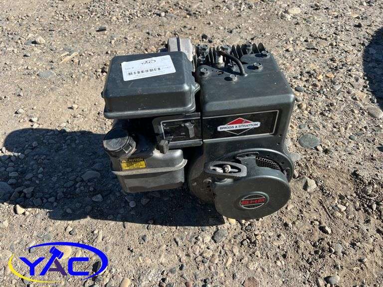 5HP Briggs & Stratton Engine Connected to Hydraulic Pump - YAC Auctions
