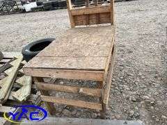 Goat/Sheep Hoof Trimming Table - YAC Auctions
