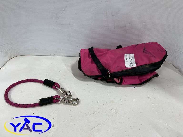 Pink Hay Bag & Trailer Tie - YAC Auctions