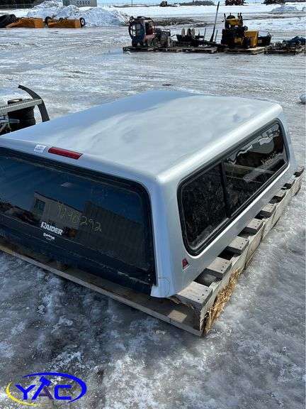 Silver Raider Truck Topper From 2018 Silverado 2500 - 6.5 Ft Box - YAC ...