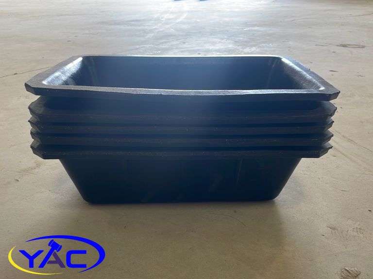 5- 10L Rubber Animal Feeder Trough - YAC Auctions