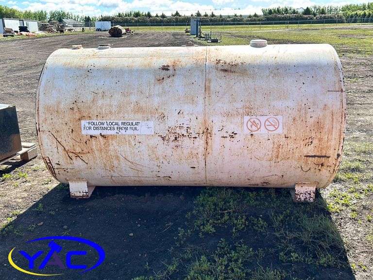 500 Gallon Westeel Ground Fuel Tank W/ Legs - YAC Auctions