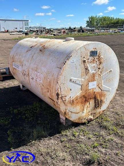 500 Gallon Westeel Ground Fuel Tank W/ Legs - YAC Auctions