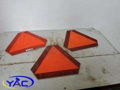 Yield Signs - YAC Auctions