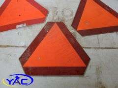 Yield Signs - YAC Auctions