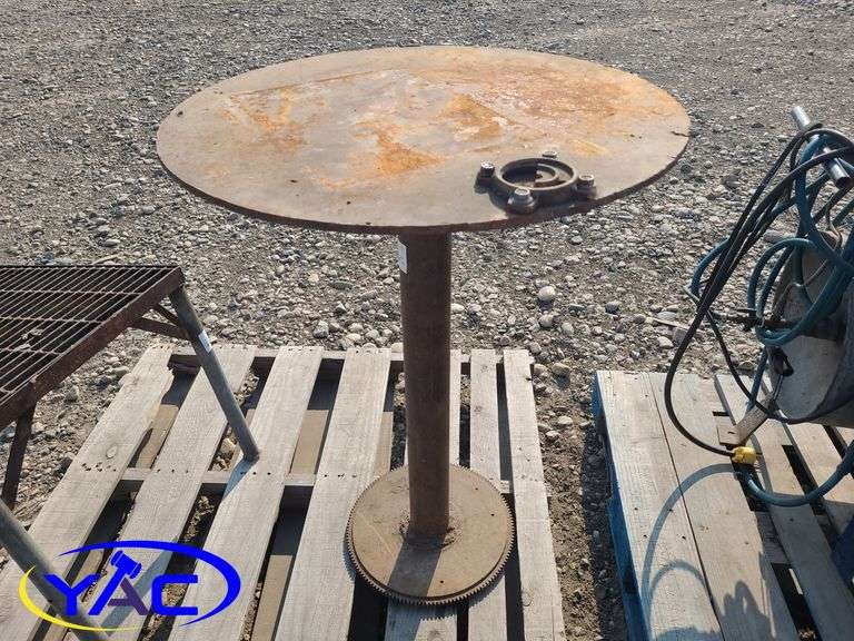 Round Welding Table - YAC Auctions