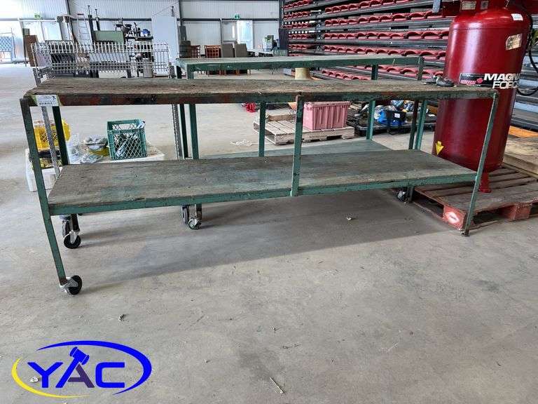 Green 8' Work Bench - YAC Auctions