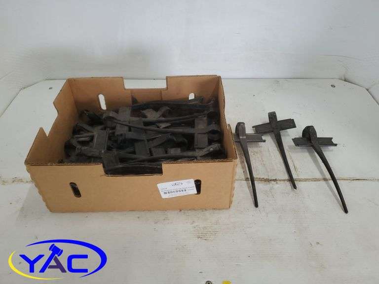 36 Plastic Pick Up Reel Teeth - YAC Auctions