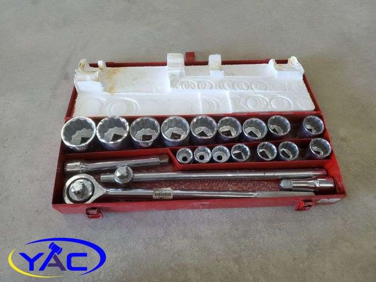 3/4" Socket Set In Metal Case - YAC Auctions