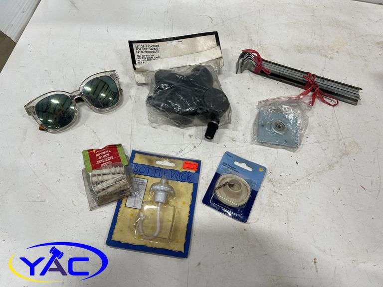 Assorted Small Items - YAC Auctions