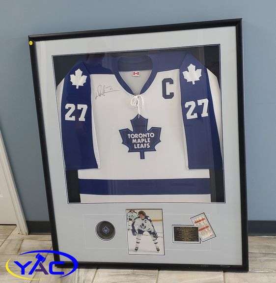 Darryl Sittler #27 Toronto Maple Leafs Signed Jersey W/ Hockey Puck ...