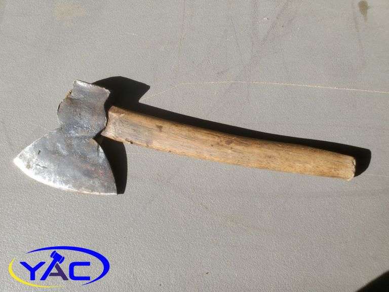 Broad Axe - YAC Auctions