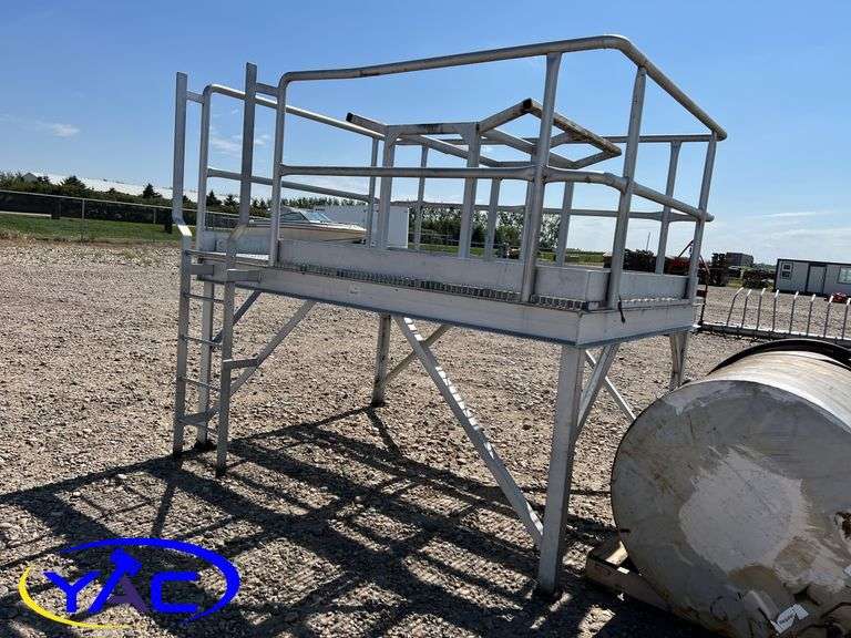Engineered Structural Stand - YAC Auctions