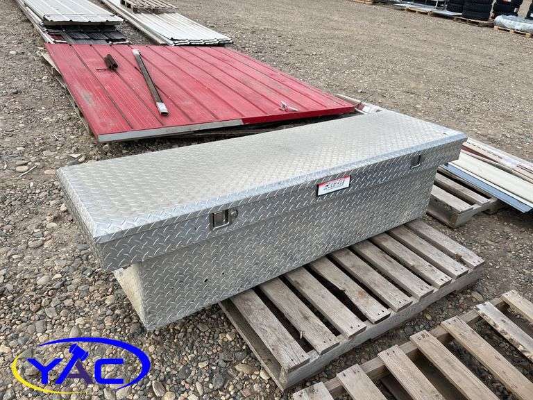 DeeZee Checker Plate Tool Box - YAC Auctions