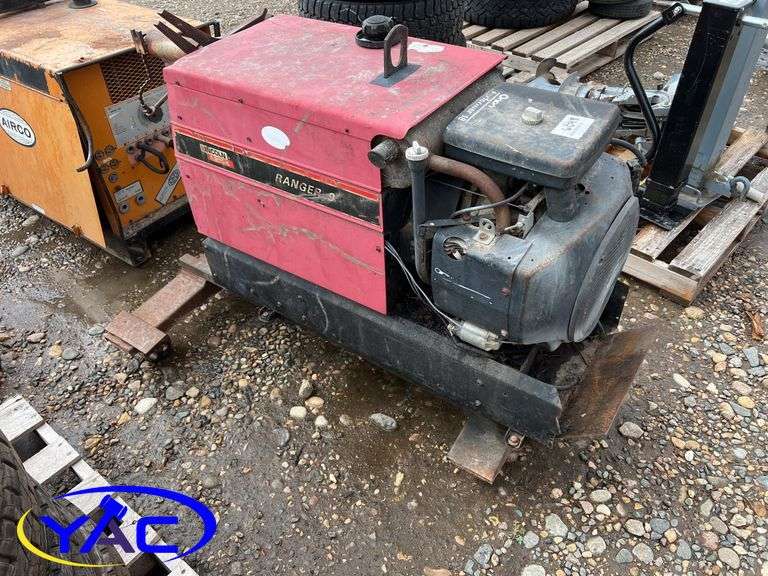 Linoln Portable 6 Mounted On Heavy Duty Engine Stand - YAC Auctions