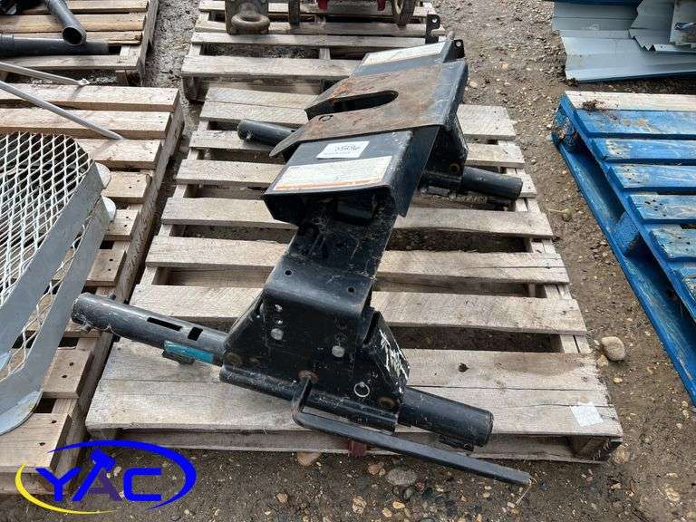 Fifth Wheel Hitch - 16K Slider, Compensating - YAC Auctions