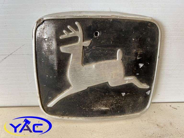 John Deere Grill Emblem - YAC Auctions