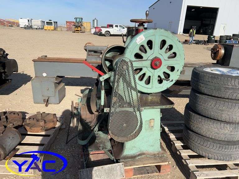 Becker Milling Machine W/ Auto Feed - YAC Auctions
