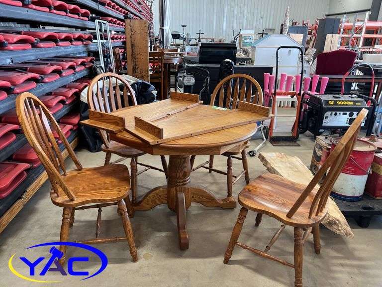 Oak Table & Chairs w/ 2 Table Leafs - YAC Auctions