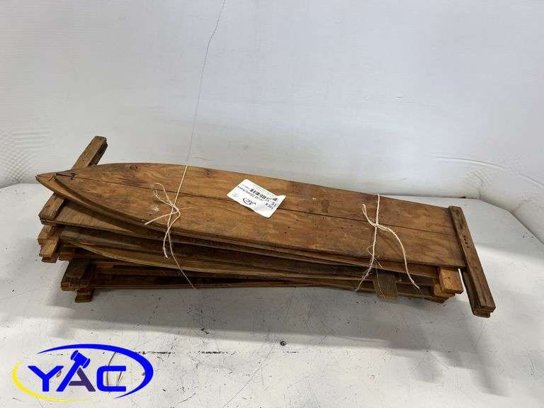 15 - Muskrat Stretchers - YAC Auctions