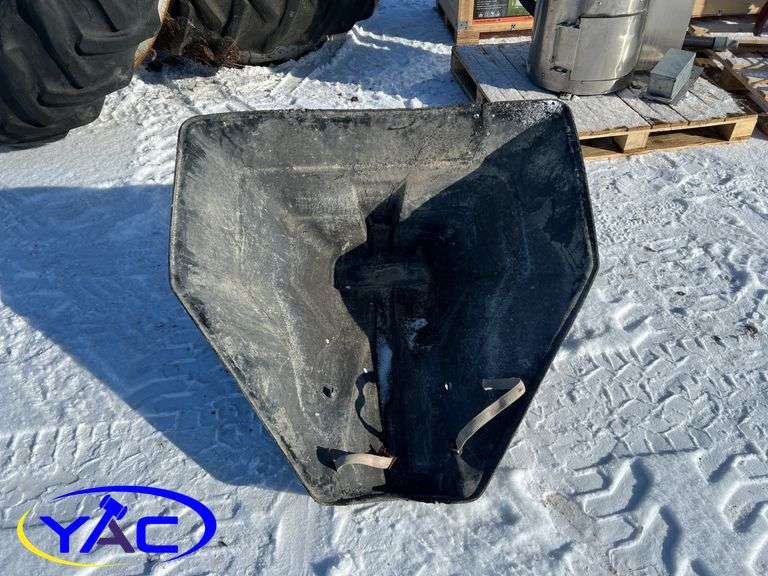 Auger Hopper - YAC Auctions