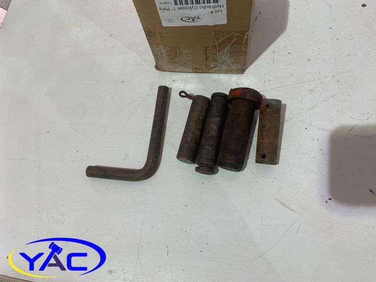 Hydraulic Cylinder 1" Pins - YAC Auctions