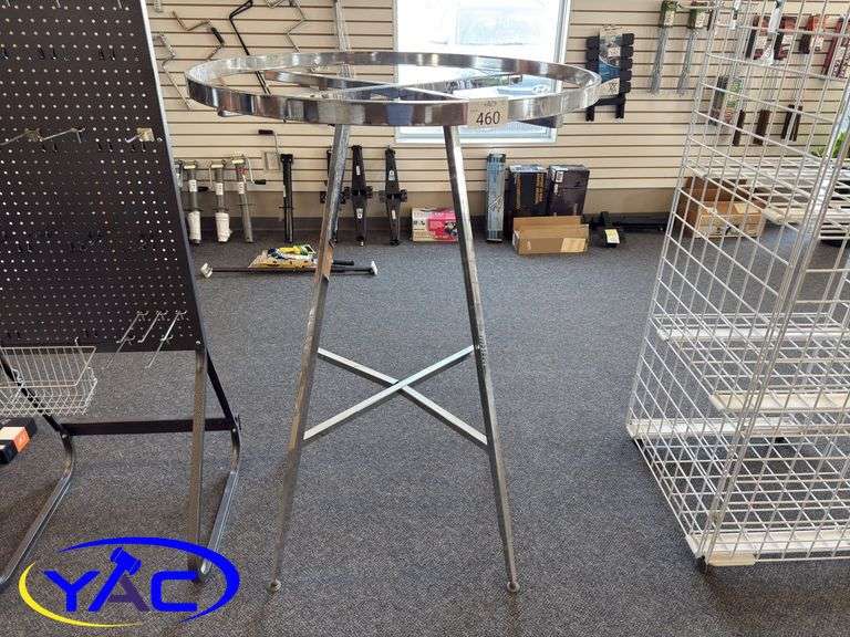 Clothing Display Rack - YAC Auctions