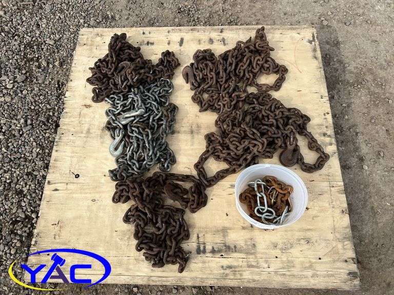 Assortment of Chains - YAC Auctions
