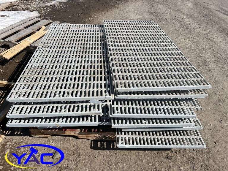 11 - Koenders Dock Decking Panels - 2'x4' - YAC Auctions