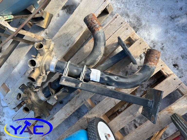 2 - Bourgault 10 Port Secondary Distribution Towers - Off 3310 - YAC ...