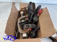 Box Of Assorted Clamps - YAC Auctions