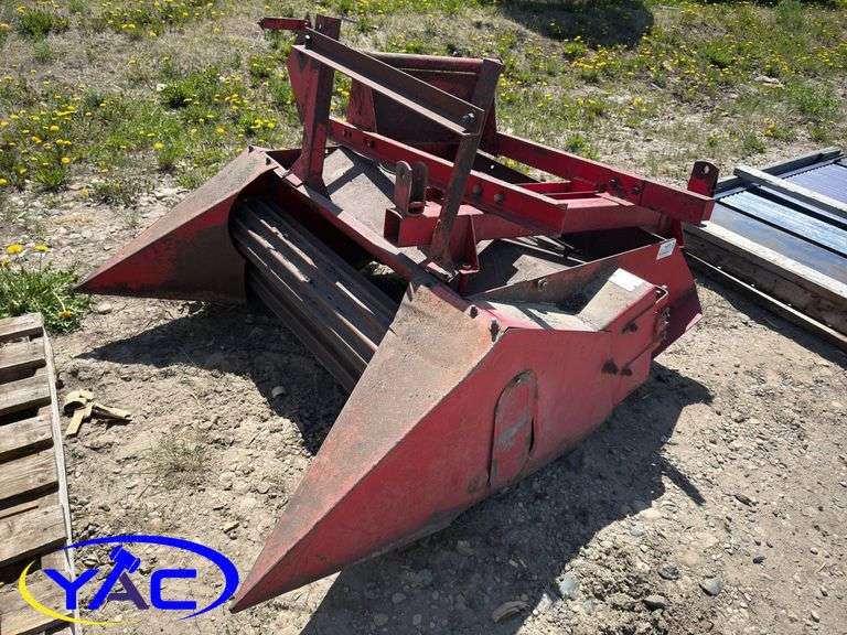 Versatile 400 Swather Hay Crimper - YAC Auctions