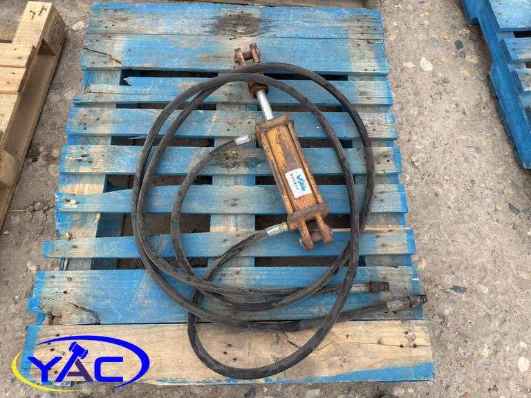 Monatech No.35 HC08 Hydraulic Cylinder W/ Hoses - YAC Auctions
