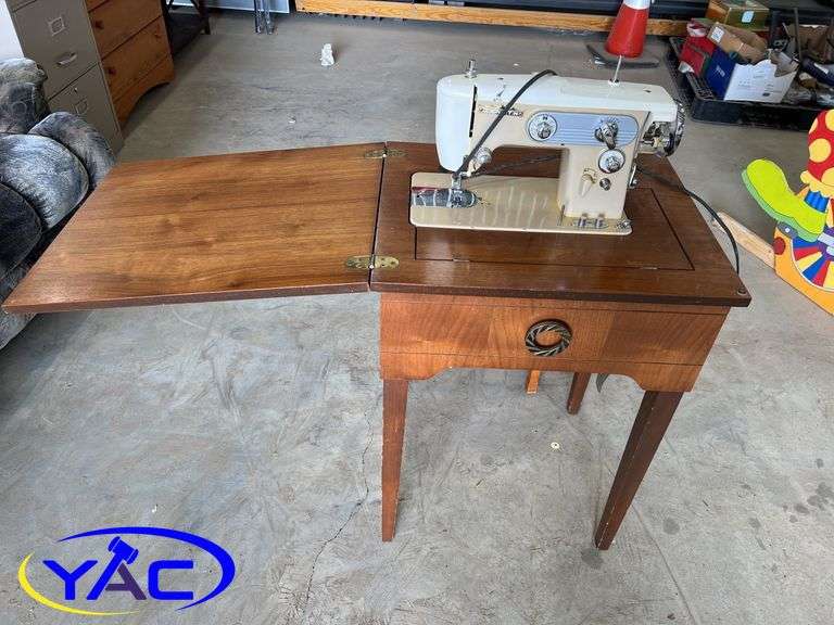 Sewing Machine - YAC Auctions