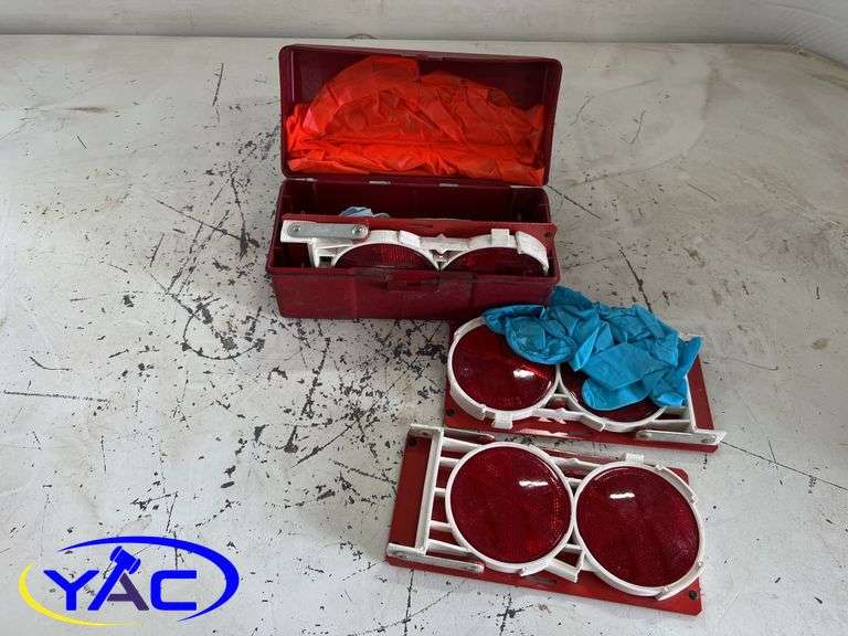 Road Side Flare Kit - YAC Auctions
