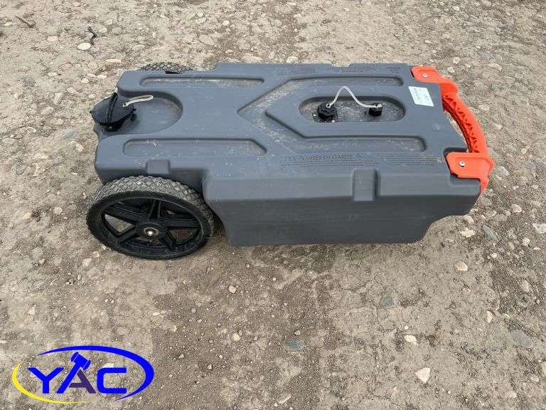 21 Gallon Camco Rhino RV Portable Waste Tank W/ Wheels and Steel Tow ...