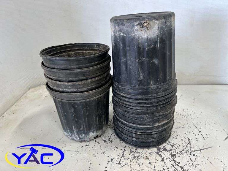 Planting Pots - YAC Auctions