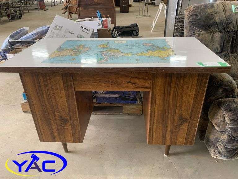 Desk - YAC Auctions