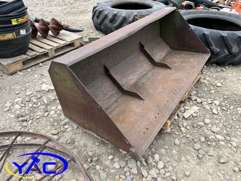 John Deere 6ft Bucket - YAC Auctions